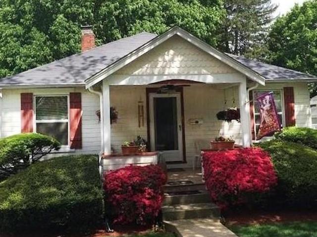 61 Midland Ave, Stamford, CT 06906