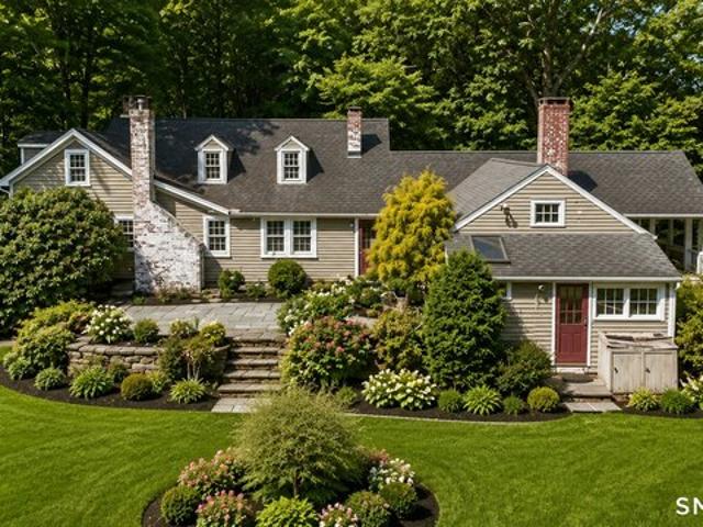 61 Mile Hill Rd S, Newtown, CT 06470