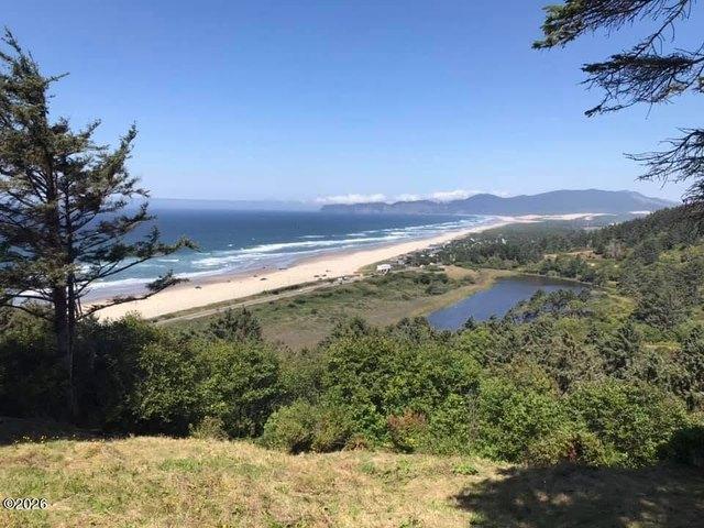 61 Nantucket Dr, Cloverdale, OR 97112