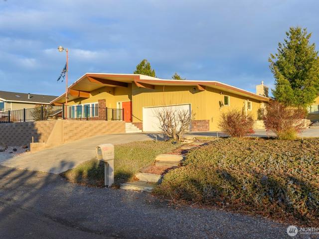 61 NE Pelican Place
