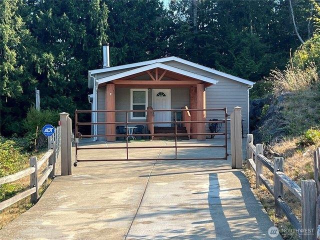61 Never Give up Rd, Brinnon, WA 98320