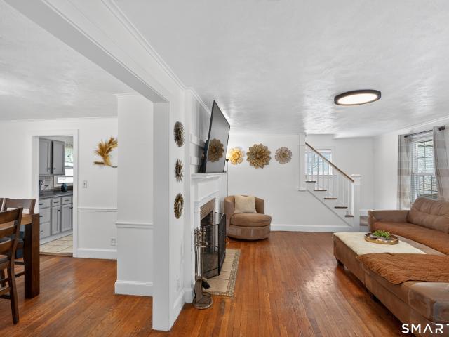 61 Nottingham Ter, Waterbury, CT 06704 | MLS #24155 | Compass