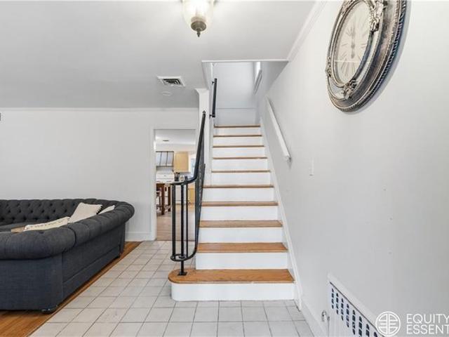 61 Oakland Ave, Tuckahoe, NY 10707