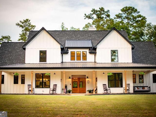 61 Peninsula Drive