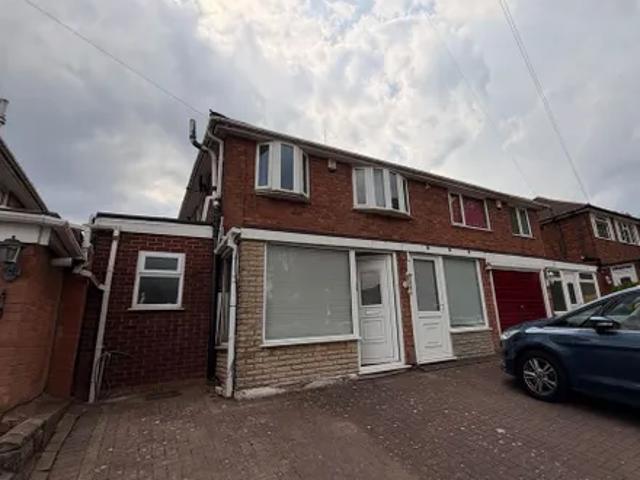 61 Perry Park Crescent, Birmingham, B42 2LS, United Kingdom | 4 bed duplex for rent #167397878 | Rentberry