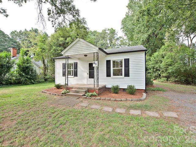 61 Pinecrest Drive SW