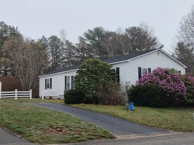 61 Pinehurst Dr, Plymouth, MA 02360