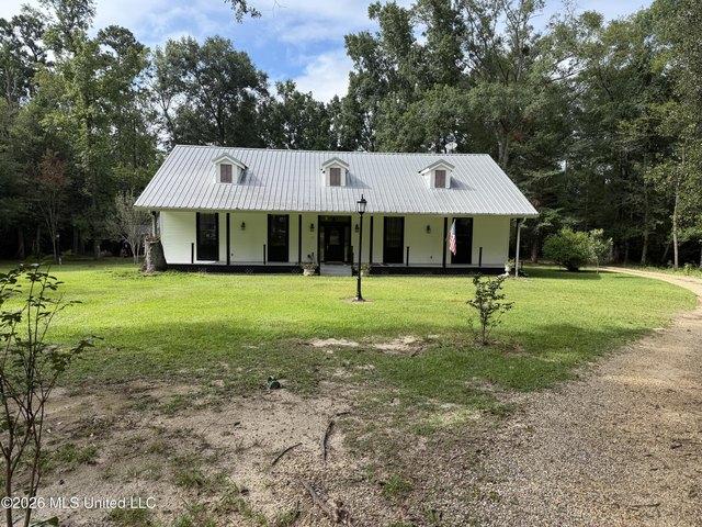 61 Pinetucky Rd, Carriere, MS 39426