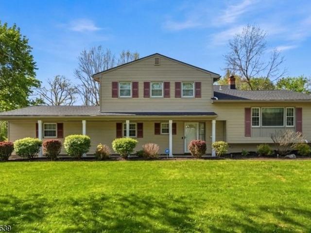 61 Queen Anne Dr, Bernards Twp, NJ 07920
