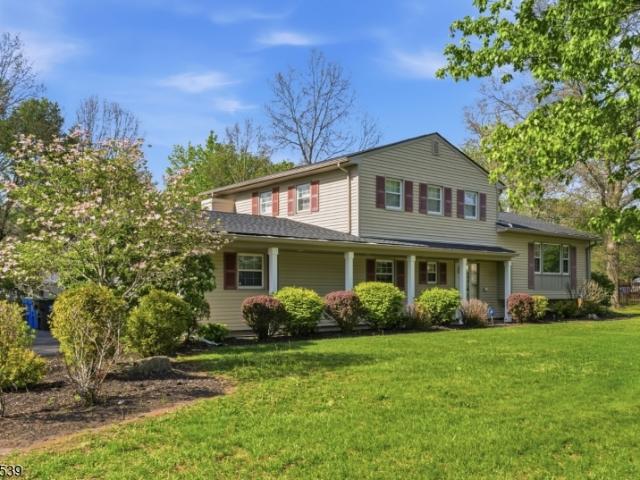 61 Queen Anne Dr