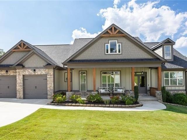 61 Roberson Dr NE, Cartersville, GA 30121