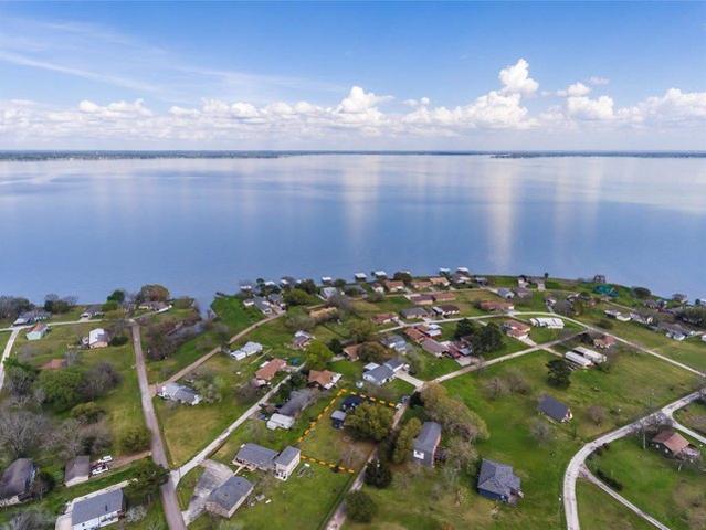 61 S Hilltop St, Pointblank, TX 77364