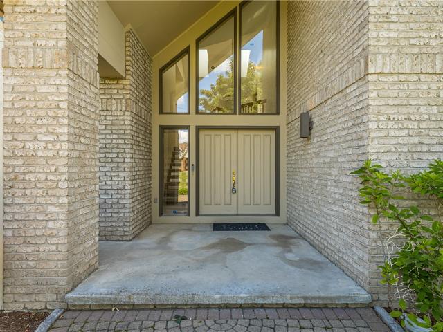 61 Sutton Point