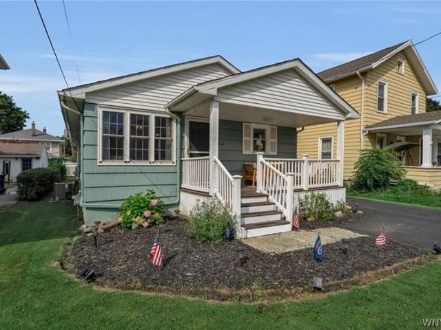 61A Grove Ave, Lockport, NY 14094