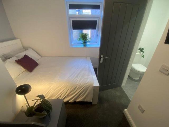 61A High Road NG9, Room to rent, £550 pcm | PrimeLocation