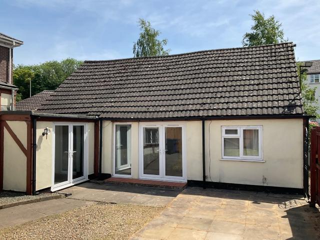 61A High Street, Stourbridge DY8, 2 bed detached bungalow to rent, £1,250 pcm | PrimeLocation