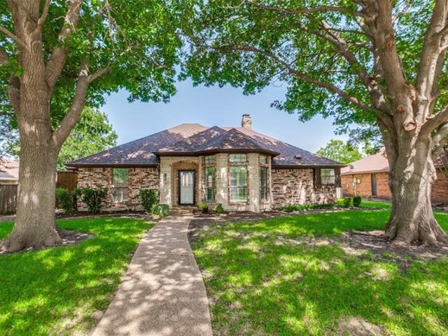 6204 Bronze Leaf Dr, Plano, TX 75023