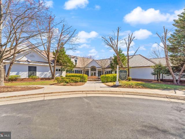 6204 Conklin Way, Haymarket, VA 20169 | MLS #VAPW2116 | Compass