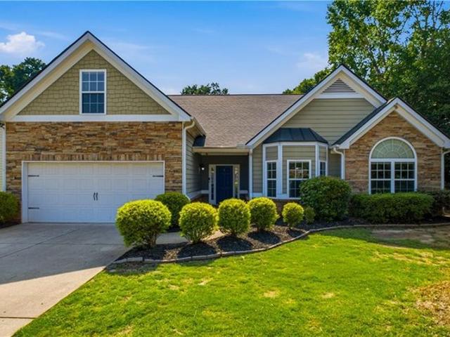 6204 Cove Creek Dr, Flowery Branch, GA 30542