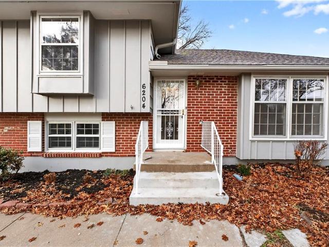 6204 E 109 St, Kansas City, MO 64134 | Compass