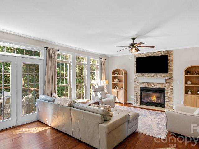6204 Pumpernickel Lane