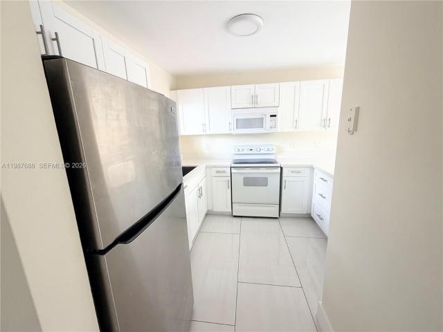6205 SW Kendale Lakes Cir, Unit 288, Miami, FL 33183 | MLS #A11987 | Compass