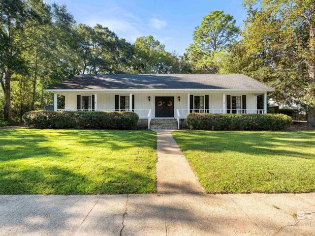 6205 S Burntwood Dr, Mobile, AL 36609
