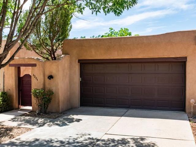 6205 Sabre Ct NW, Albuquerque, NM 87107