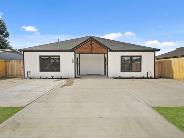 6206 Lyndhurst Dr, Houston, TX 77087