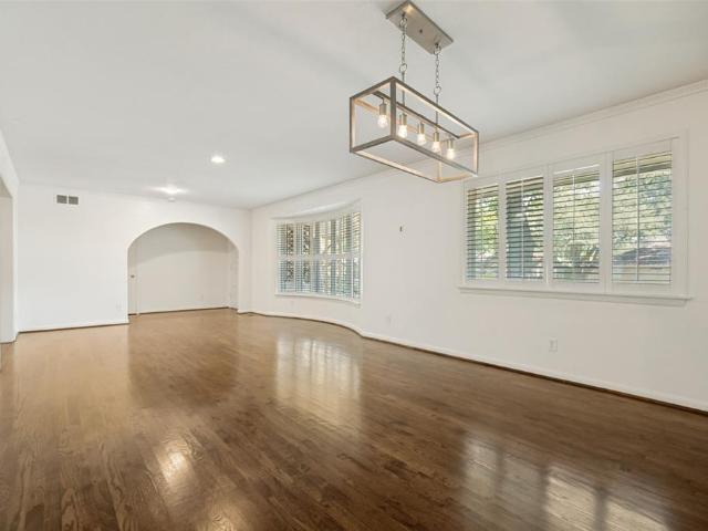 6207 Berwyn Lane