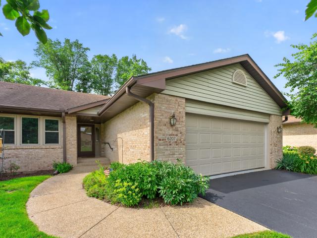 6207 carriage green way # 0