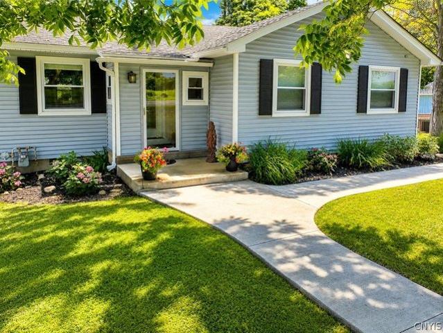 6207 E Lake Rd, Auburn, NY 13021