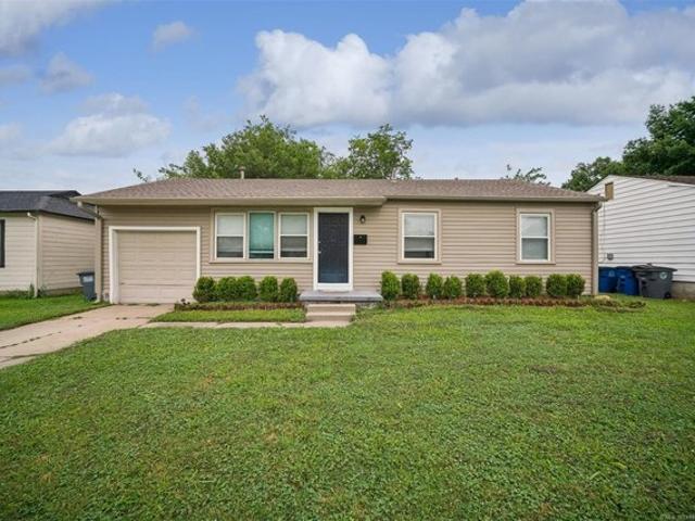6207 E Newton St, Tulsa, OK 74115