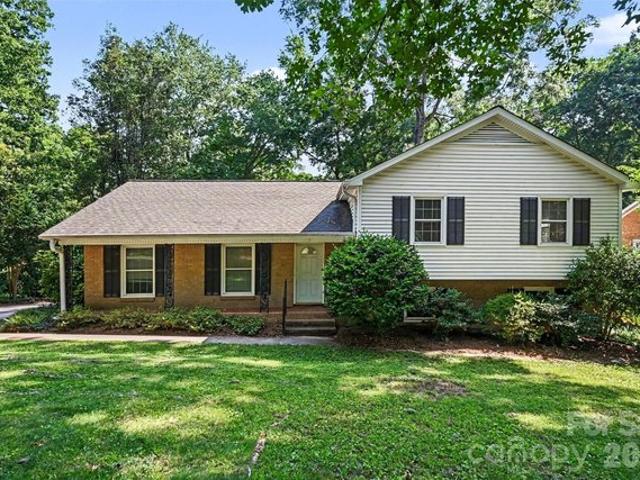 6207 Honegger Dr, Charlotte, NC 28211