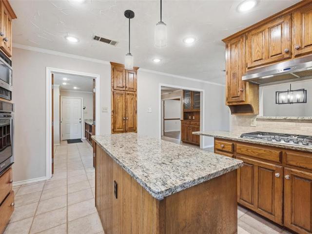 6208 Windsong Dr, Arlington, TX 76001 | MLS #21201