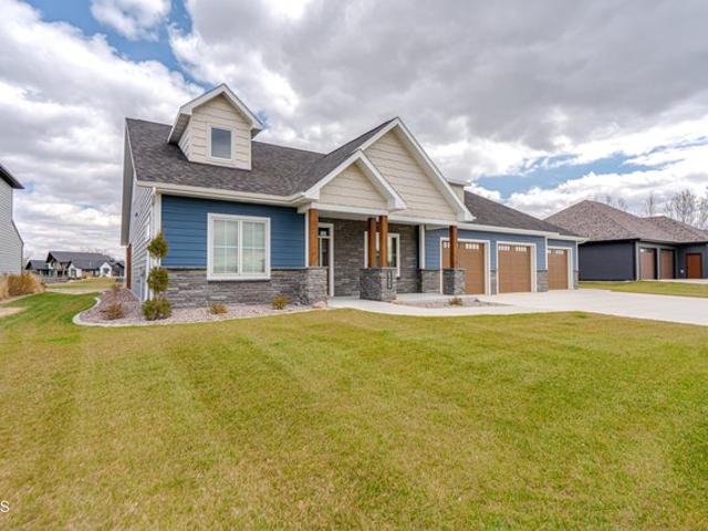6209 Misty Waters Dr, Bismarck, ND 58503