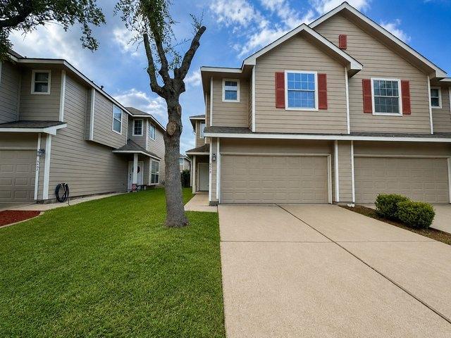 6209 Stoney Creek Dr, Pasadena, TX 77503