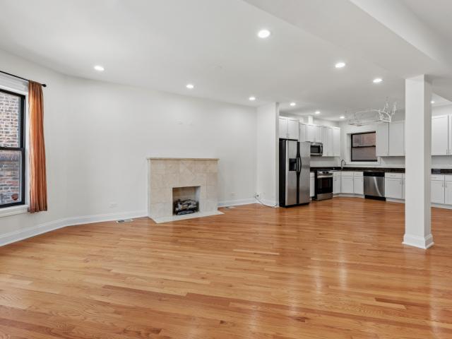 6209 S University Avenue # 1