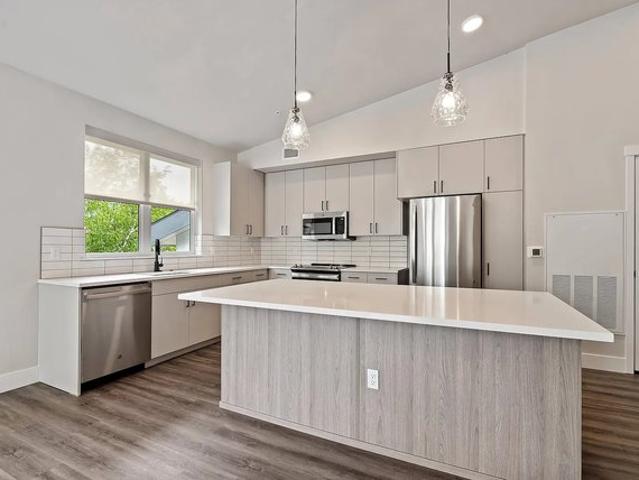 6200 N River Pointe Dr, Boise, ID 83714