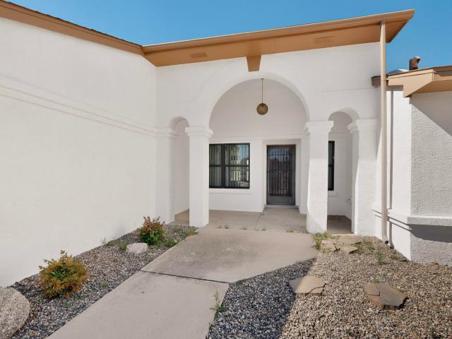 6200 Apache Plume Road NE