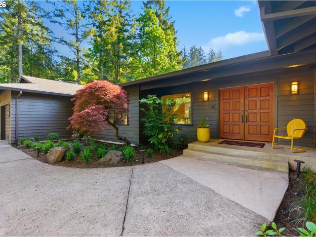 6200 SW Round Hill Way, Portland, OR 97221 | MLS #546295