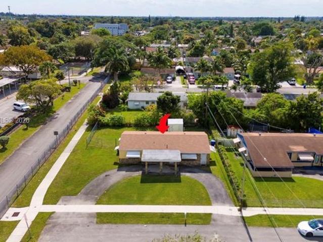 6200 SW 18th St, North Lauderdale, FL 33068