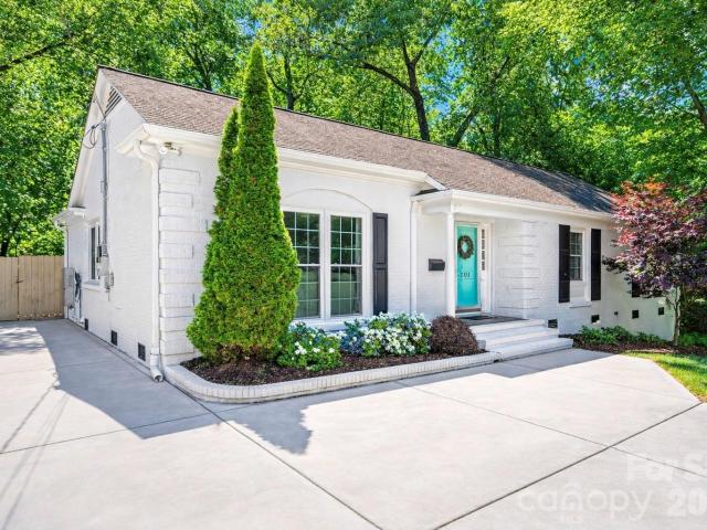 6201 Colchester Pl, Charlotte, NC 28210 | MLS #4369 | Compass
