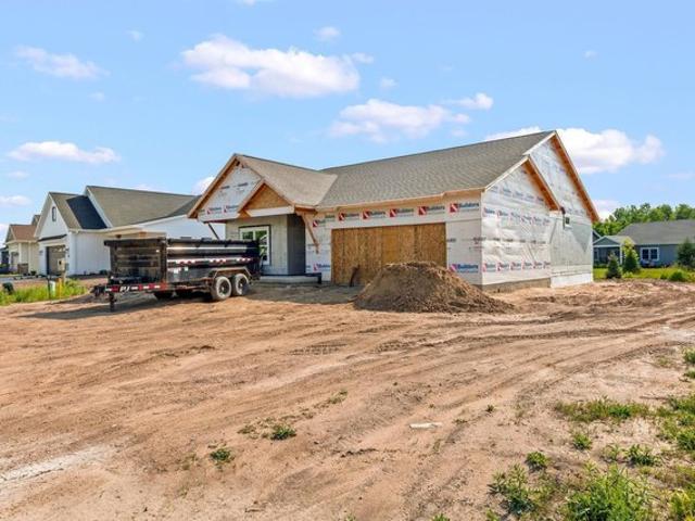 6201 Diamond View Dr E, Midland, MI 48642