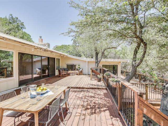 6201 Valleyview St, Lago Vista, TX 78645 | MLS #1119