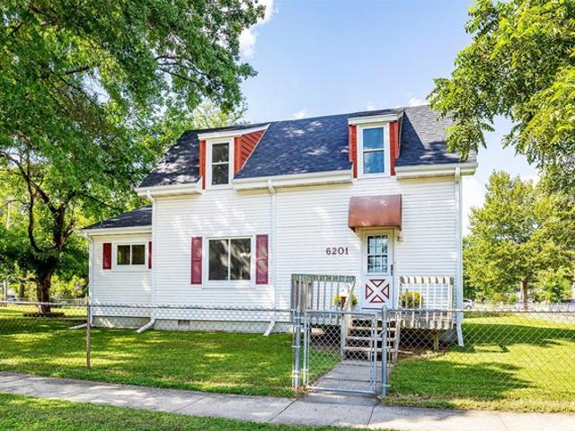 6201 Winona Ave, Des Moines, IA 50312