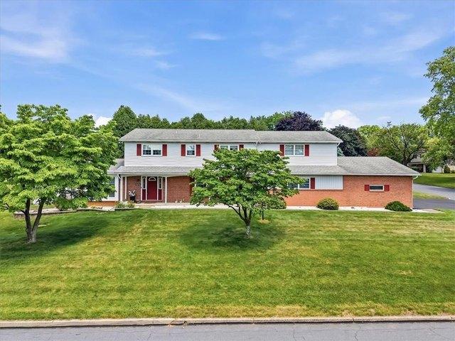 6202 Dove Dr, East Allen Township, PA 18017