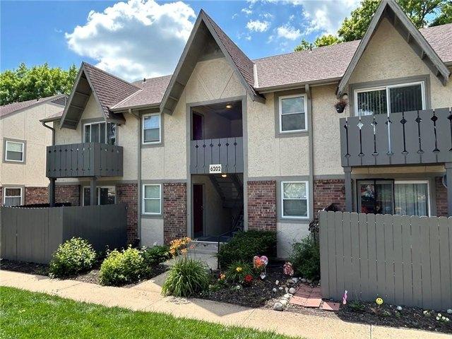 6202 Robinson St Apt 3, Overland Park, KS 66202