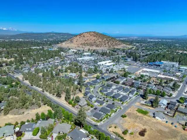 62032 NE NATES PL, BEND, OR 97701 Single Family Residence For.