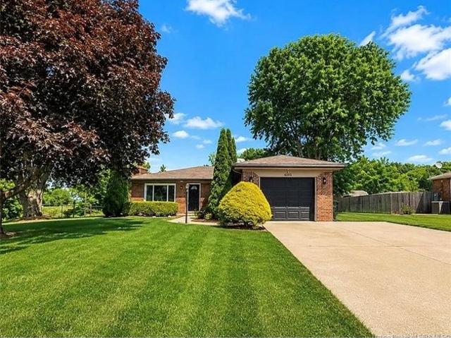 6203 Eric Dr, Floyds Knobs, IN 47119